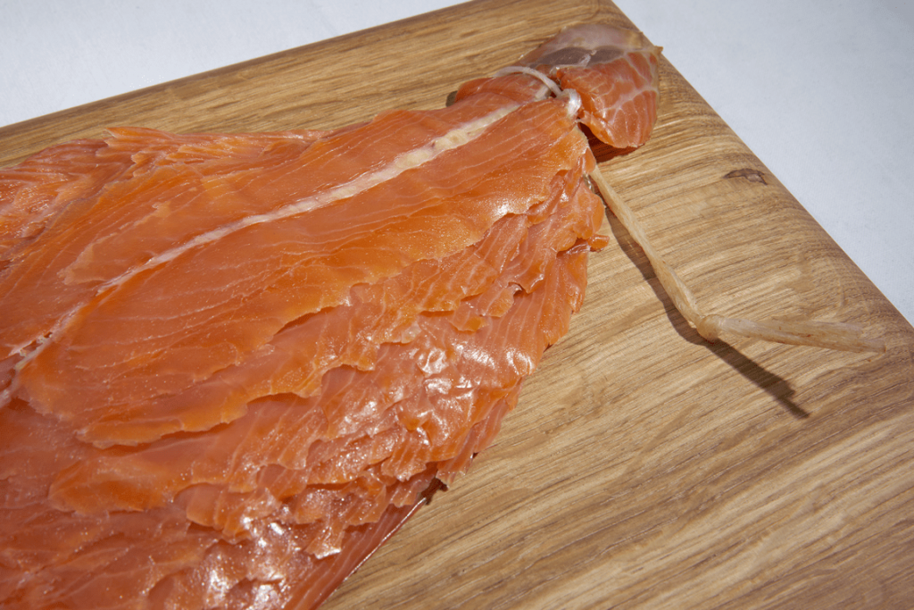 Saumon de France Fumé – 1 filet entier prétranché 1,25 kg