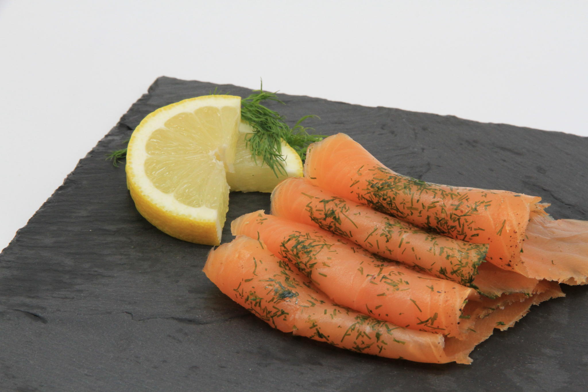 Saumon de France fumé, 4 tranches (160g) ANETH